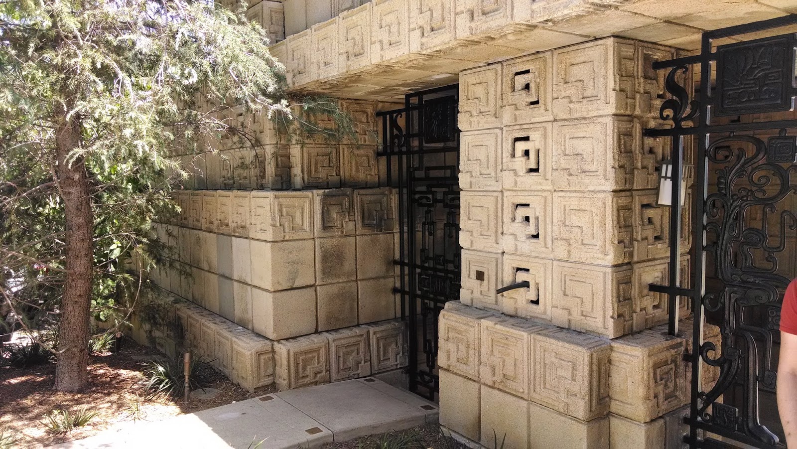 Instant House: West Coast Instant House - Wright's Textile Block Houses