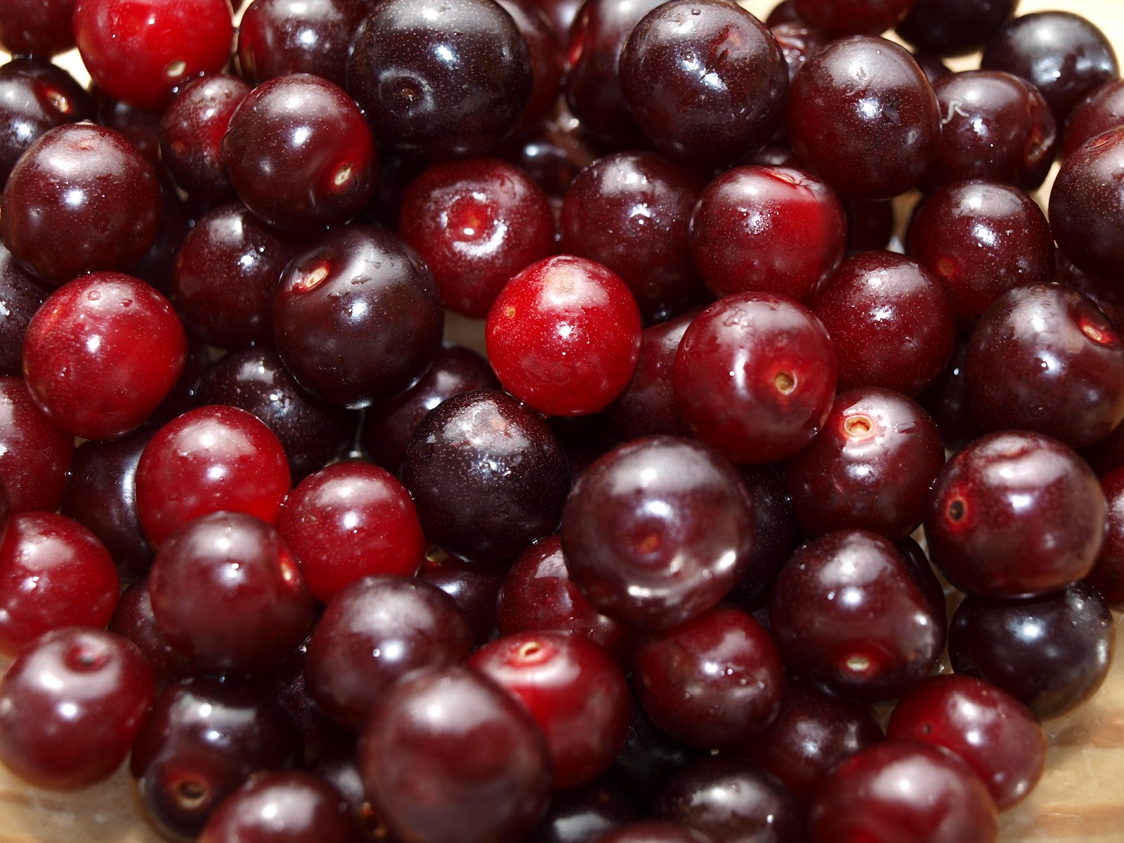 baltoje lėkštėje: Vyšnių kompotas