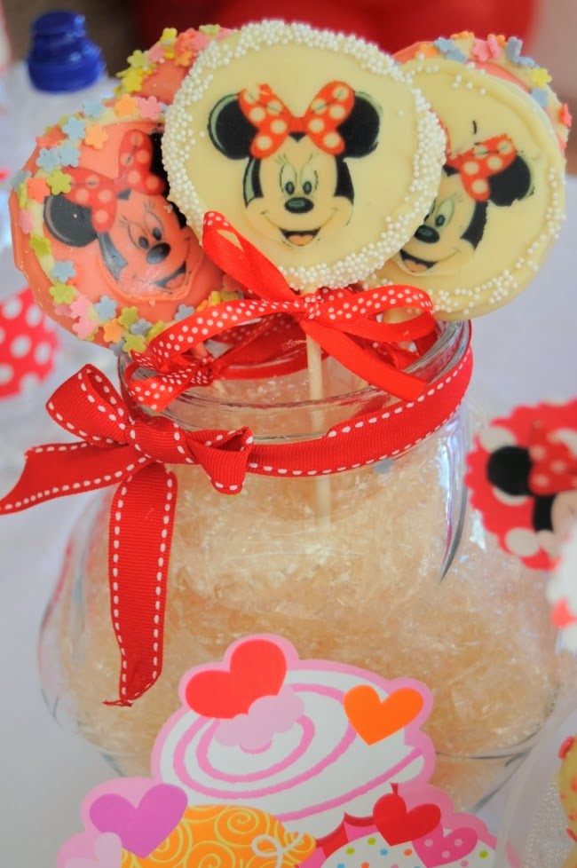 Flavours & Frosting: Minnie Mouse dessert table