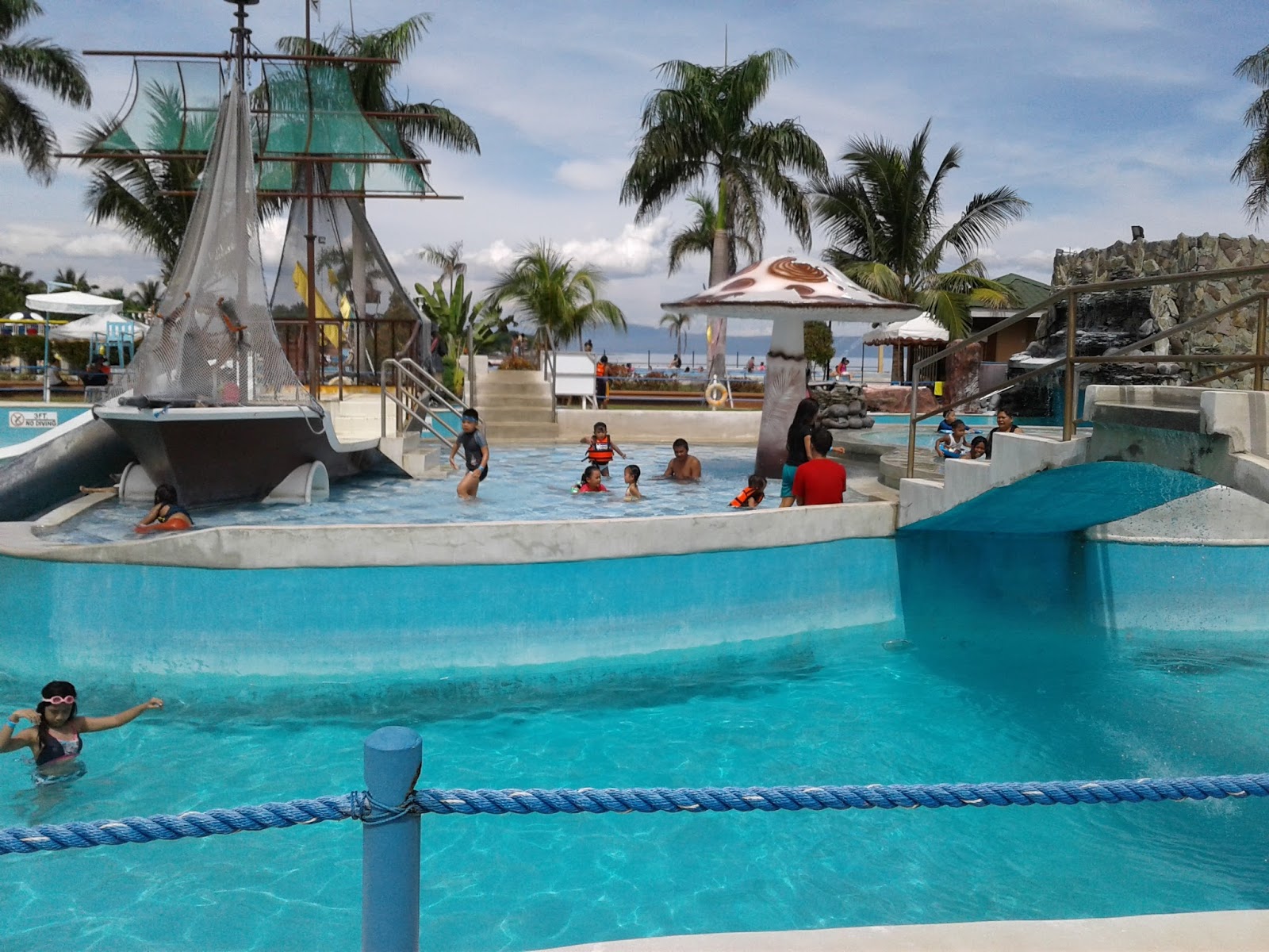 Davao Swimming Places: Emar's Wavepool - The Fat Foot Adventures