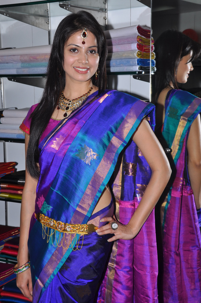 Supriya Shailja Beautiful in Silk Saree Pics ~ Hot Indian Actress stills