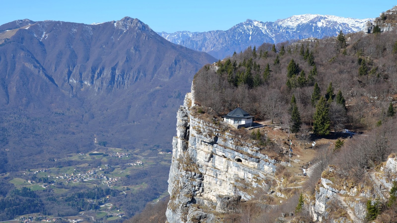 Monte Cengio: escursione lungo le gallerie della Prima Guerra Mondiale