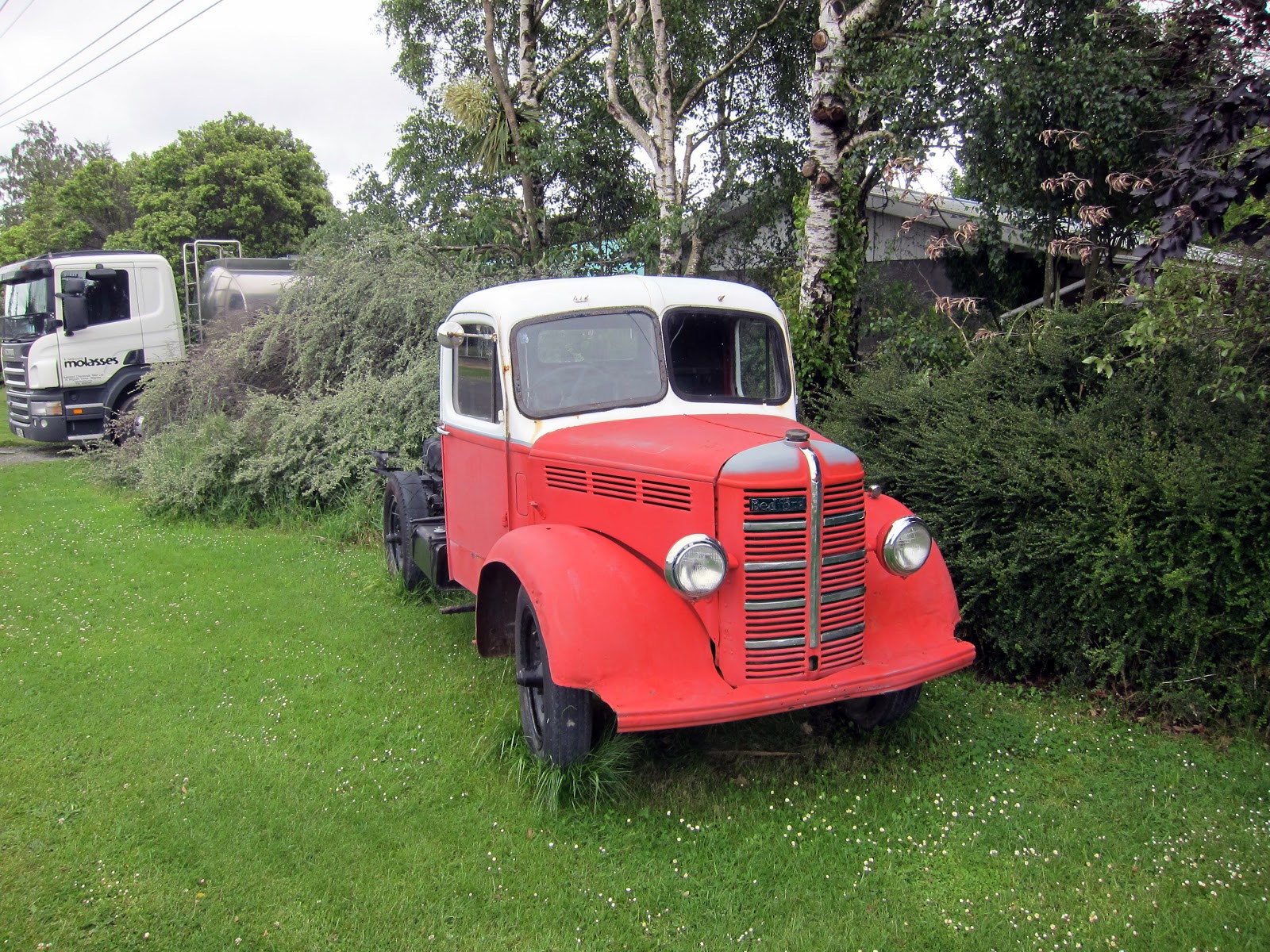 transpress nz: circa 1950 Bedford truck