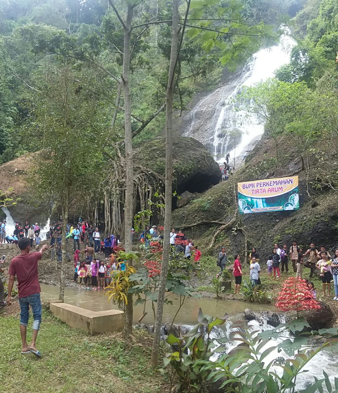 Curug Winong Diwarnai Bumi Perkemahan Dan Wisata Tubing - Wonosobo Zone