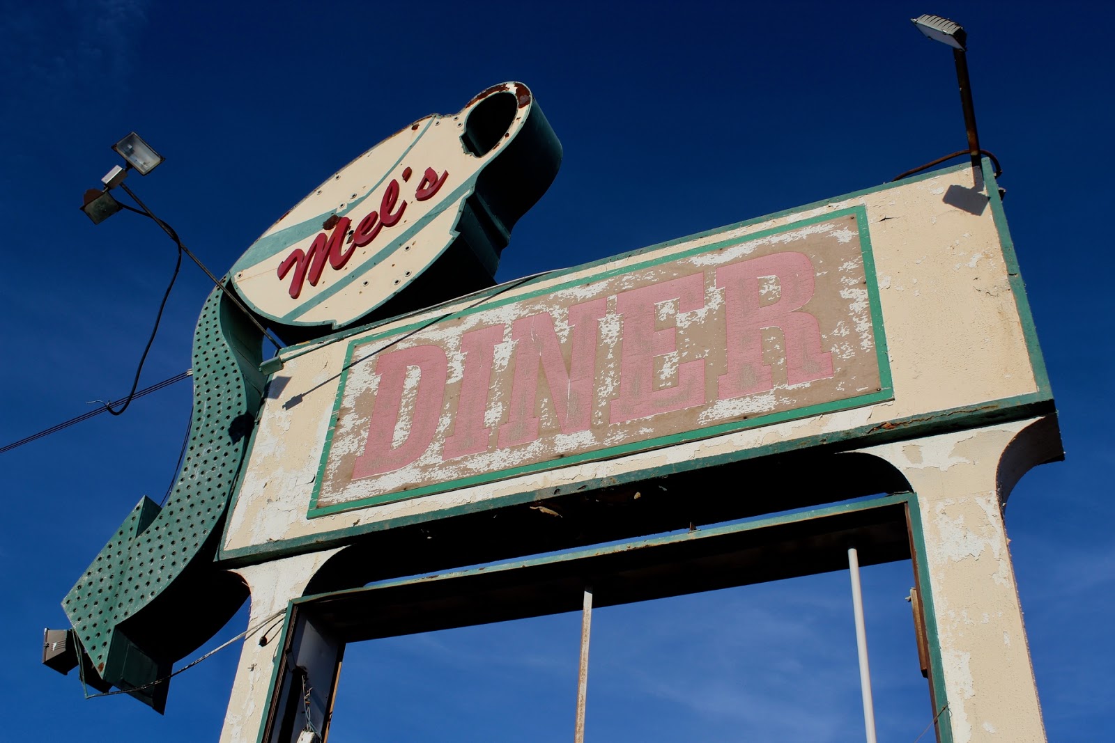 US 89 Restaurants: Mel's - Phoenix