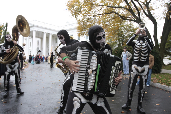 Something wicKED this way comes....: 13 Steps to Throwing a wicKED ...