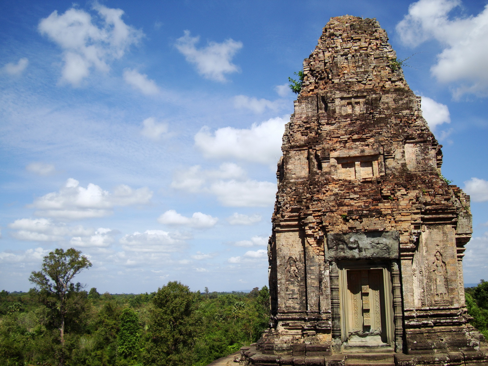 Cambodia E-Visa Blog: Prasat Pre Rub - Turn or change the body