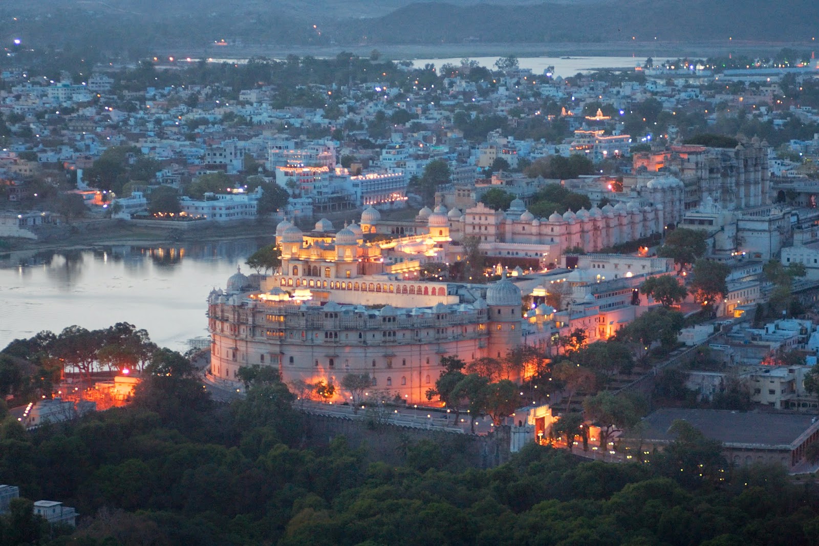 Tourism: CITY PALACE UDAIPUR, RAJASTHAN