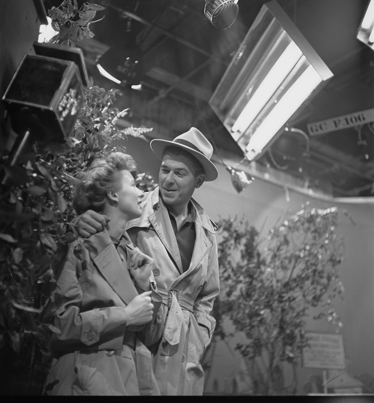 Life Before the Presidency: Pictures of Ronald Reagan as a Hollywood ...