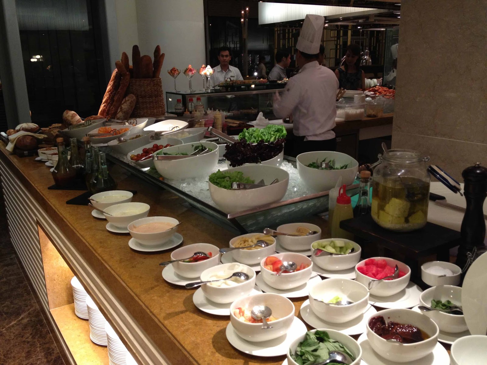 It's Me Miss M: Spectrum at the Fairmont Makati