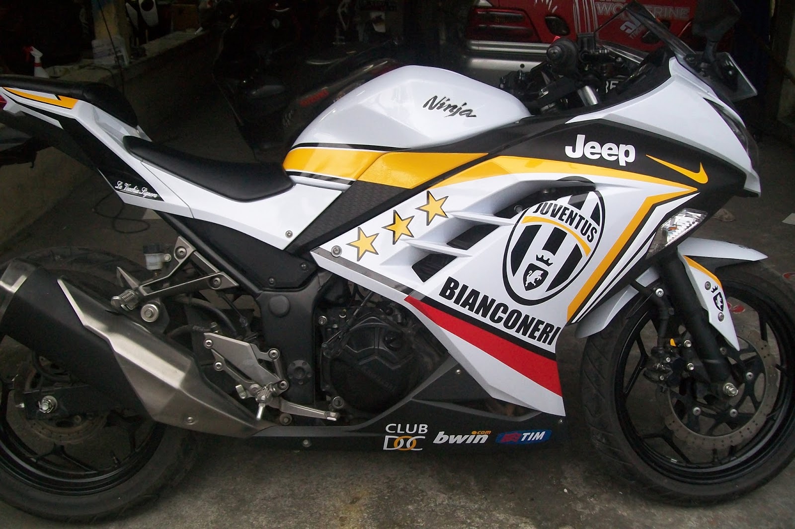 DECALS AND WRAPPING: cutting sticker motor