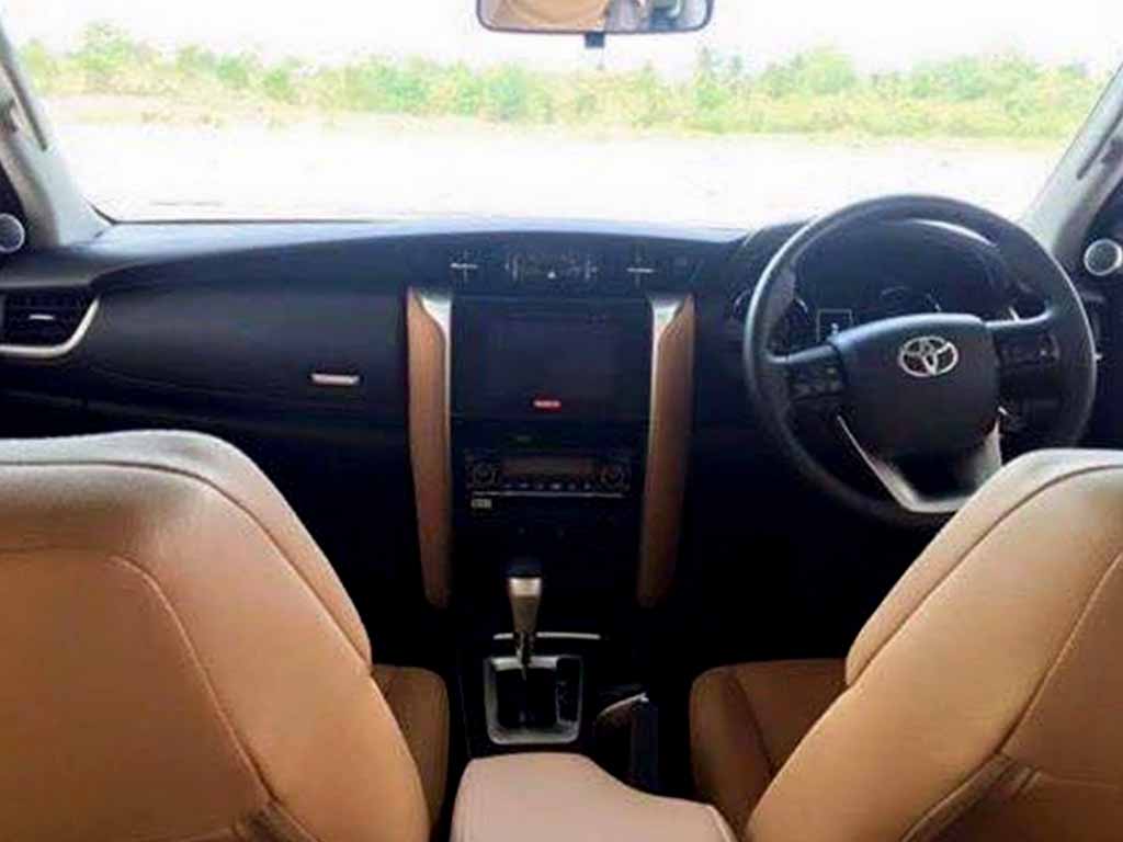 Nova Toyota Hilux SW4 2016: fotos externas e do interior