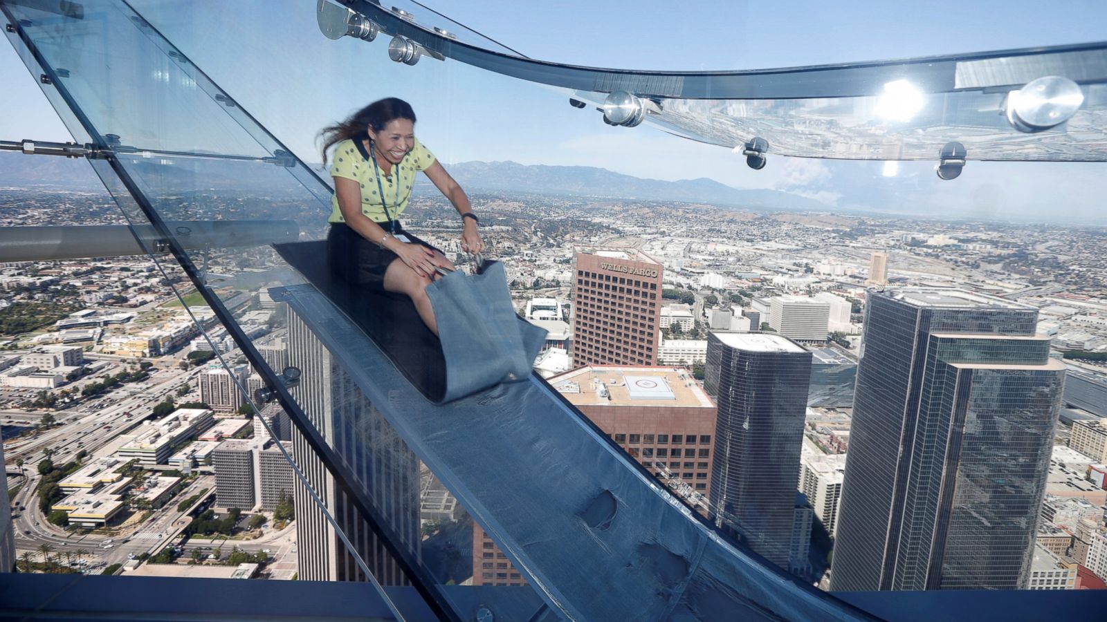 Things To Do In Los Angeles: OUE SkySpace Have You Tried The Slide?
