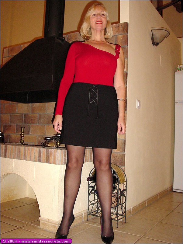 Sandy's Secrets 2004: Sandy 05