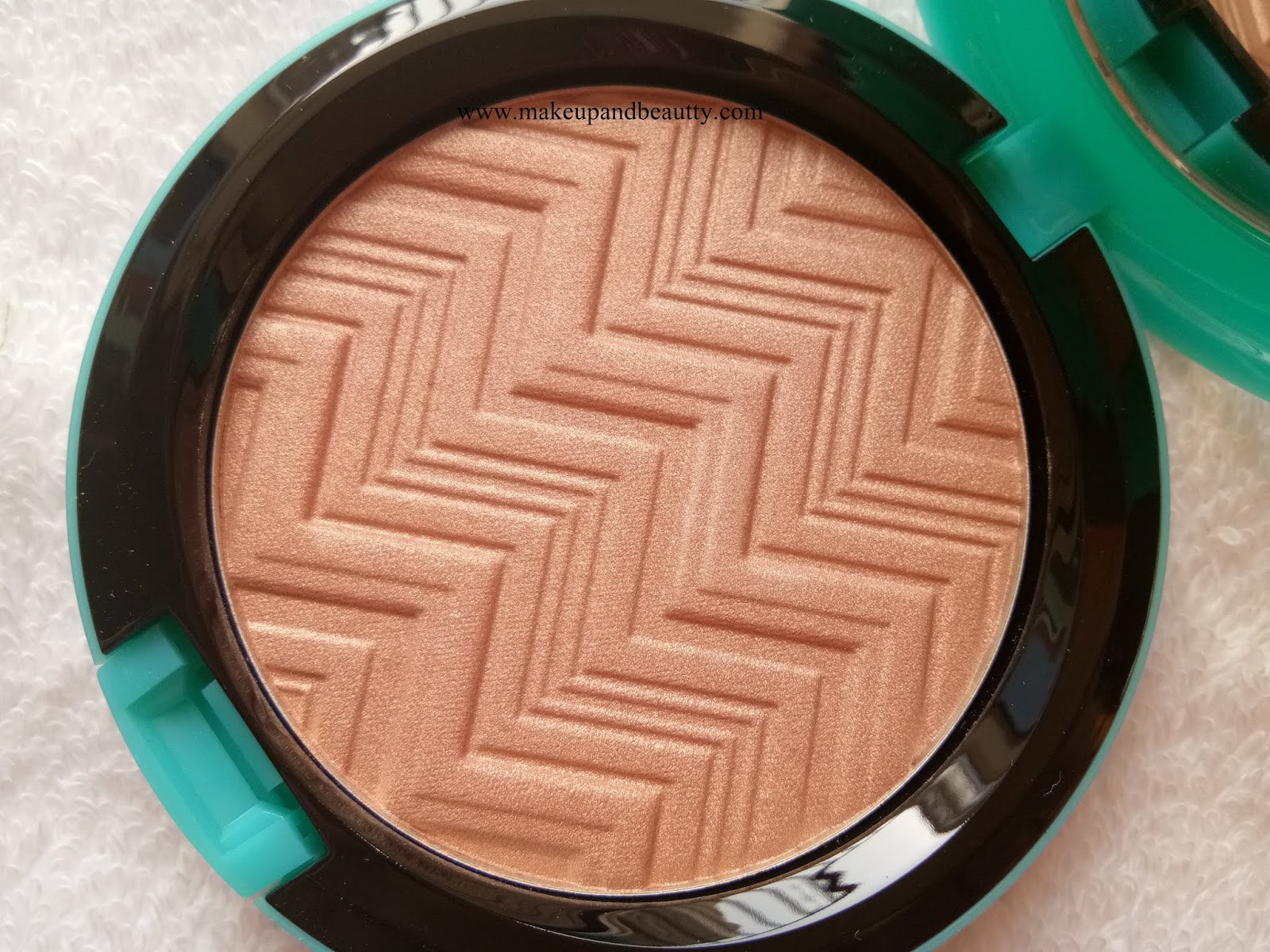Makeup and beauty !!!: REVIEW OF MAC HOT & HEAVY OPALESCENT HIGHLIGHTER ...