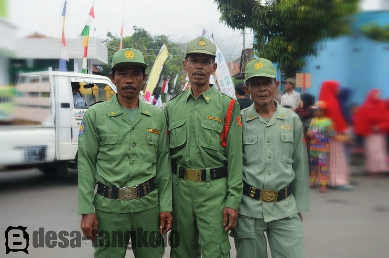 Mengenal lebih dekat tim UHA - Hansip