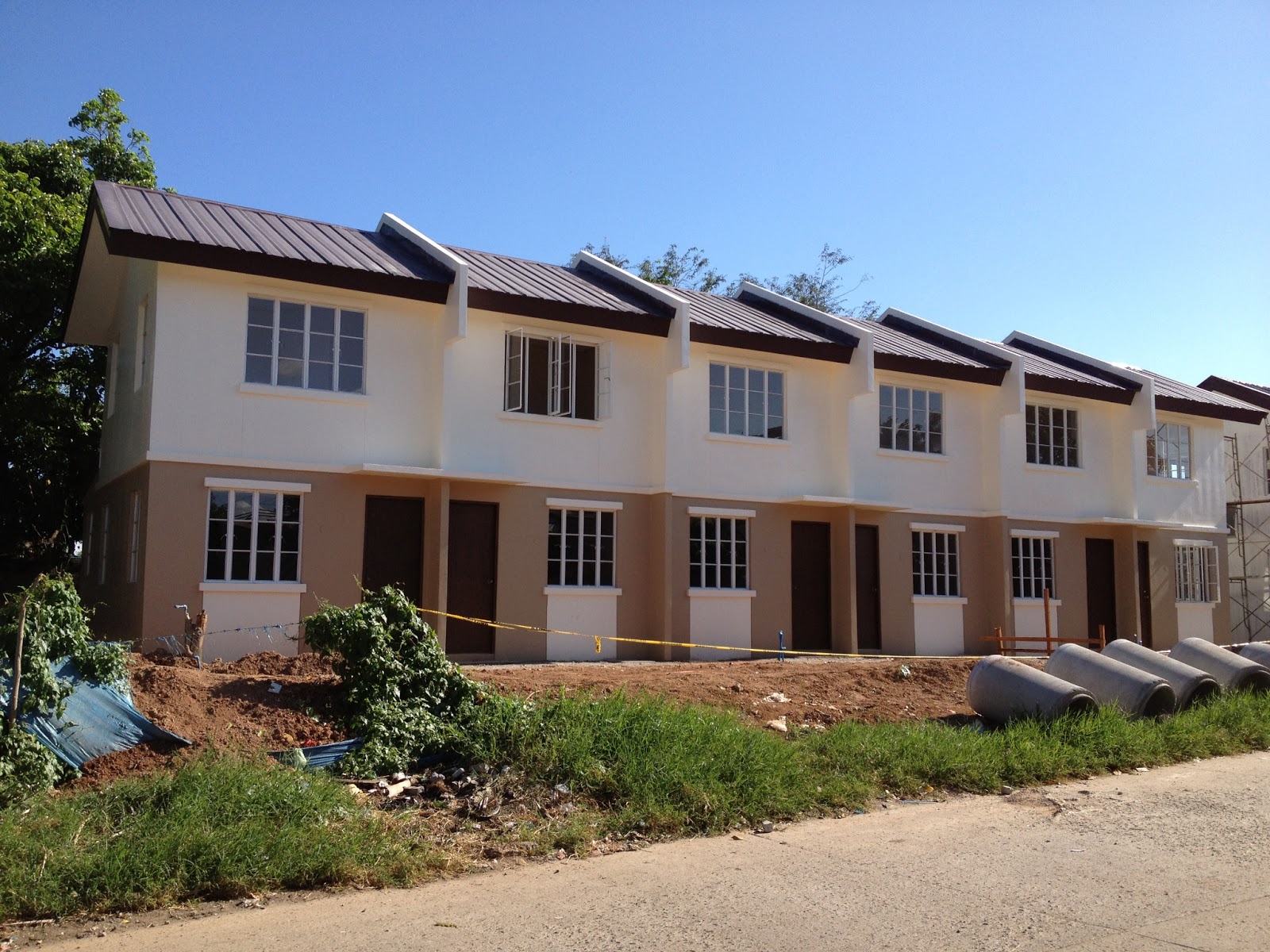 HAVILA SUBDIVISIONS : PRIMROSE TOWNHOUSE ANTIPOLO-ANGONO