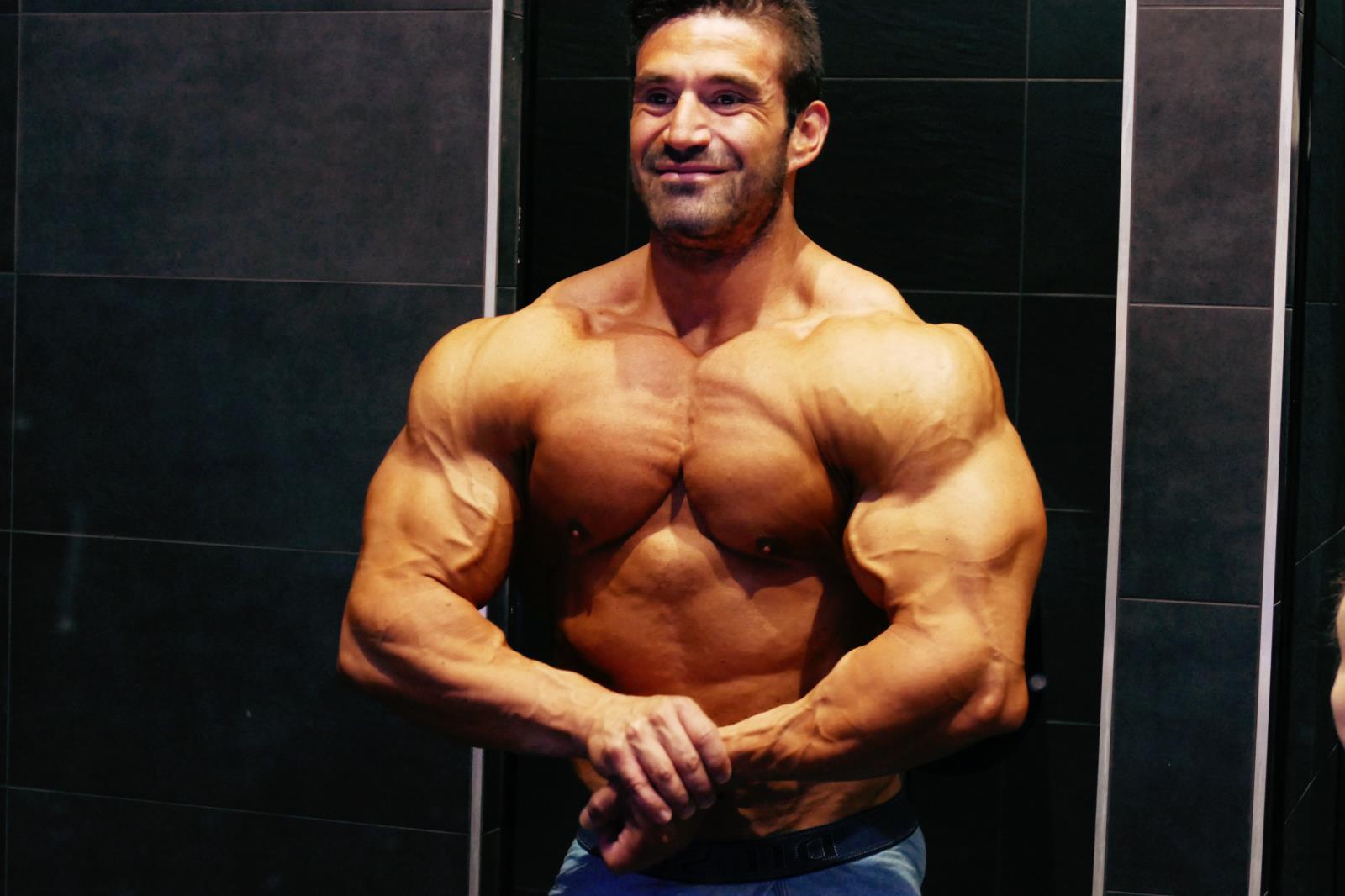 Muscle Lover: Greek bodybuilder Valantis Dokos (2)