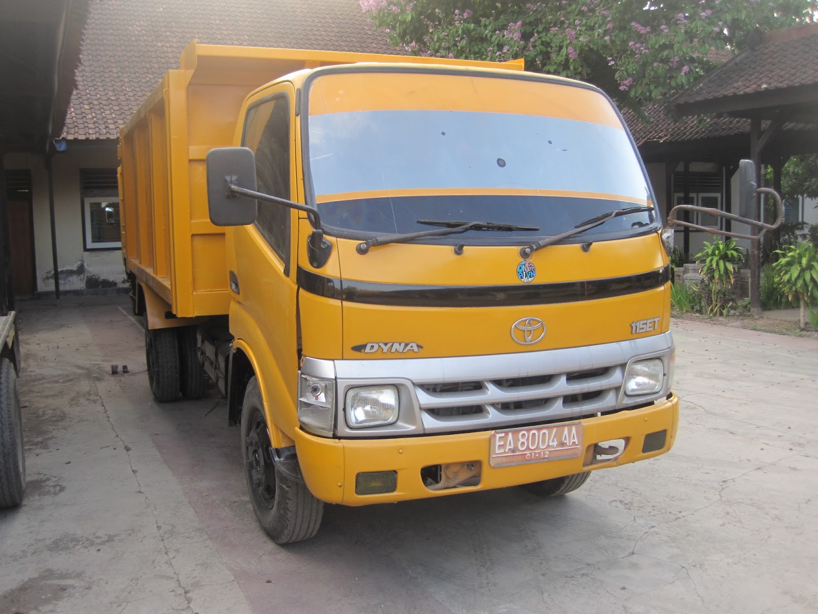 DUMP TRUK SAMPAH ~ UPT. PERSAMPAHAN