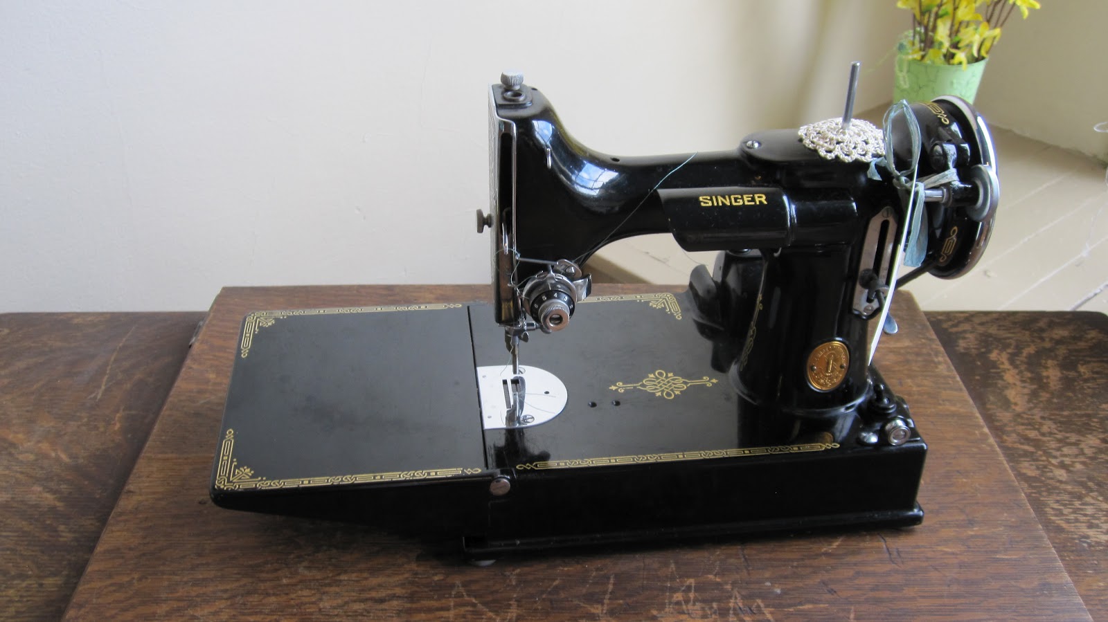Life is a stitch: Antique Sewing Machine Love...