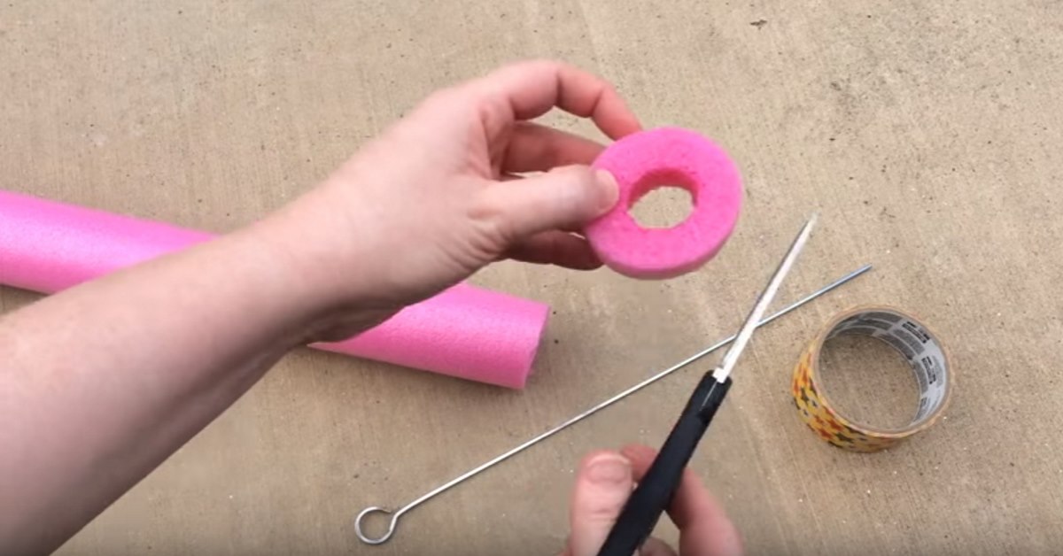 Mom Transforms A $1 Pool Noodle Into Entertainment For The Whole Family ...