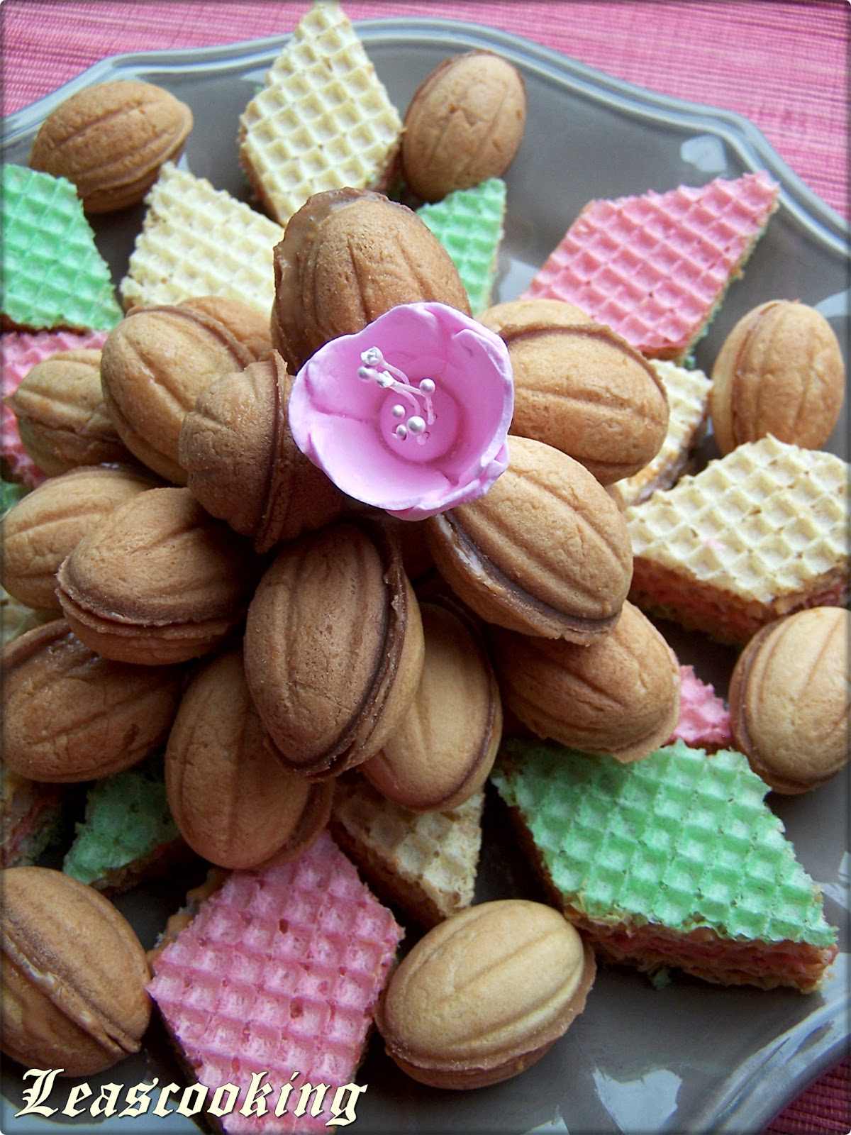 Lea's Cooking: Walnut Cookies Recipe "Oreshki" { Орешки со Cгущенкой}