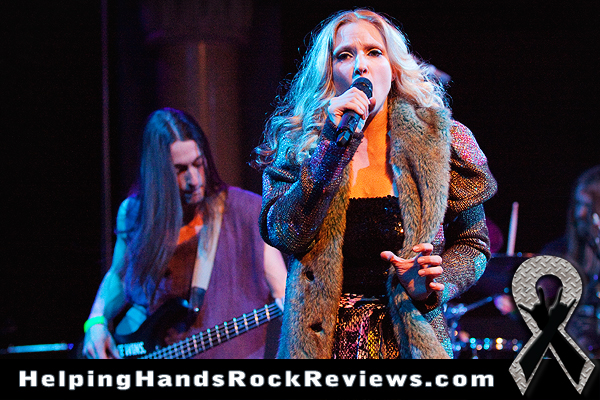 Helping Hands Rock Reviews: Concert Photos: Stark Performing at Mr ...
