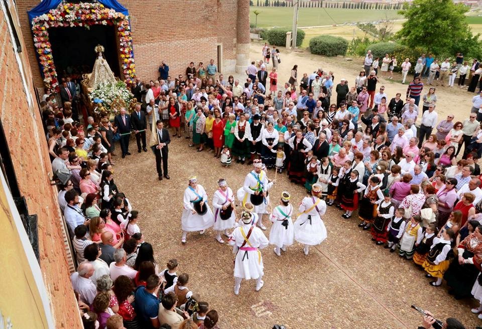 SEMANA SANTA NAVA DEL REY: MAYO MES DE FUNCIÓN