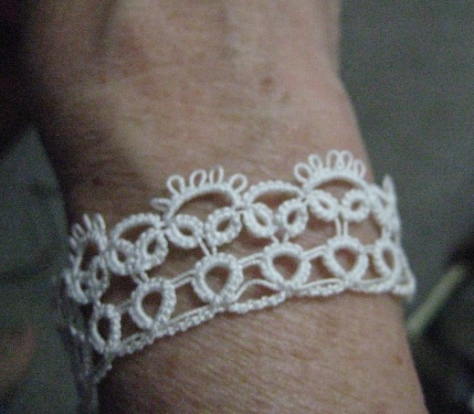 Threads of a Tatting Goddess: #14 of 25 Motif Challenge!