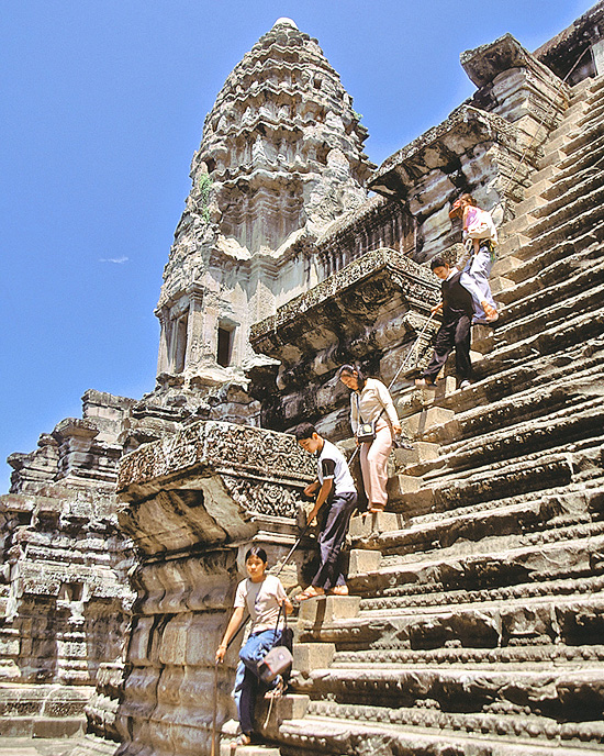 Vaune Phan: Day 7 #SG-Cambodia: Arriving at The 7th Wonder of The World ...