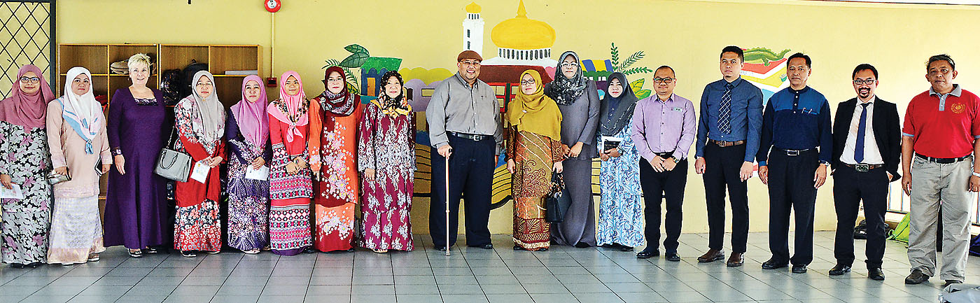 Local Trio Shares Stories of Inspiration to Awang Semaun Secondary ...
