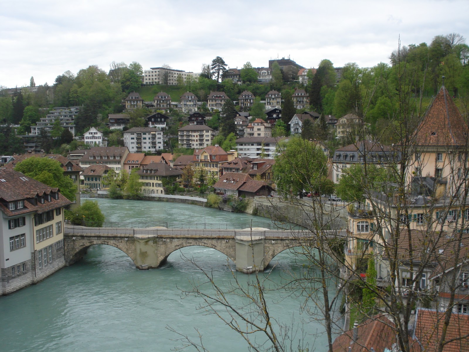 Um brinde a Berna, nas montanhas da Suíça, Patrimônio da Humanidade ...