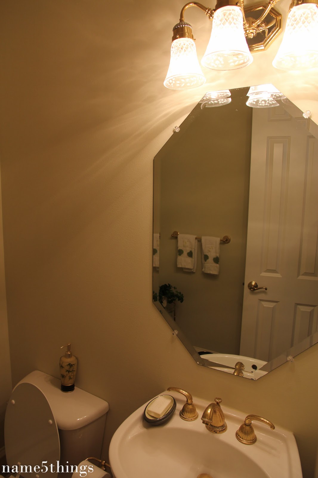 name 5 things.: Home Tour: Powder Room.