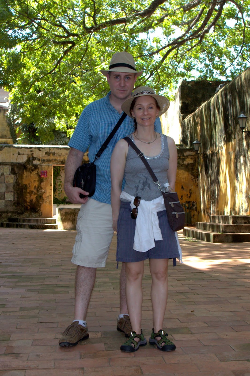 what little things give a visiting gringo away as a foreigner? english ...