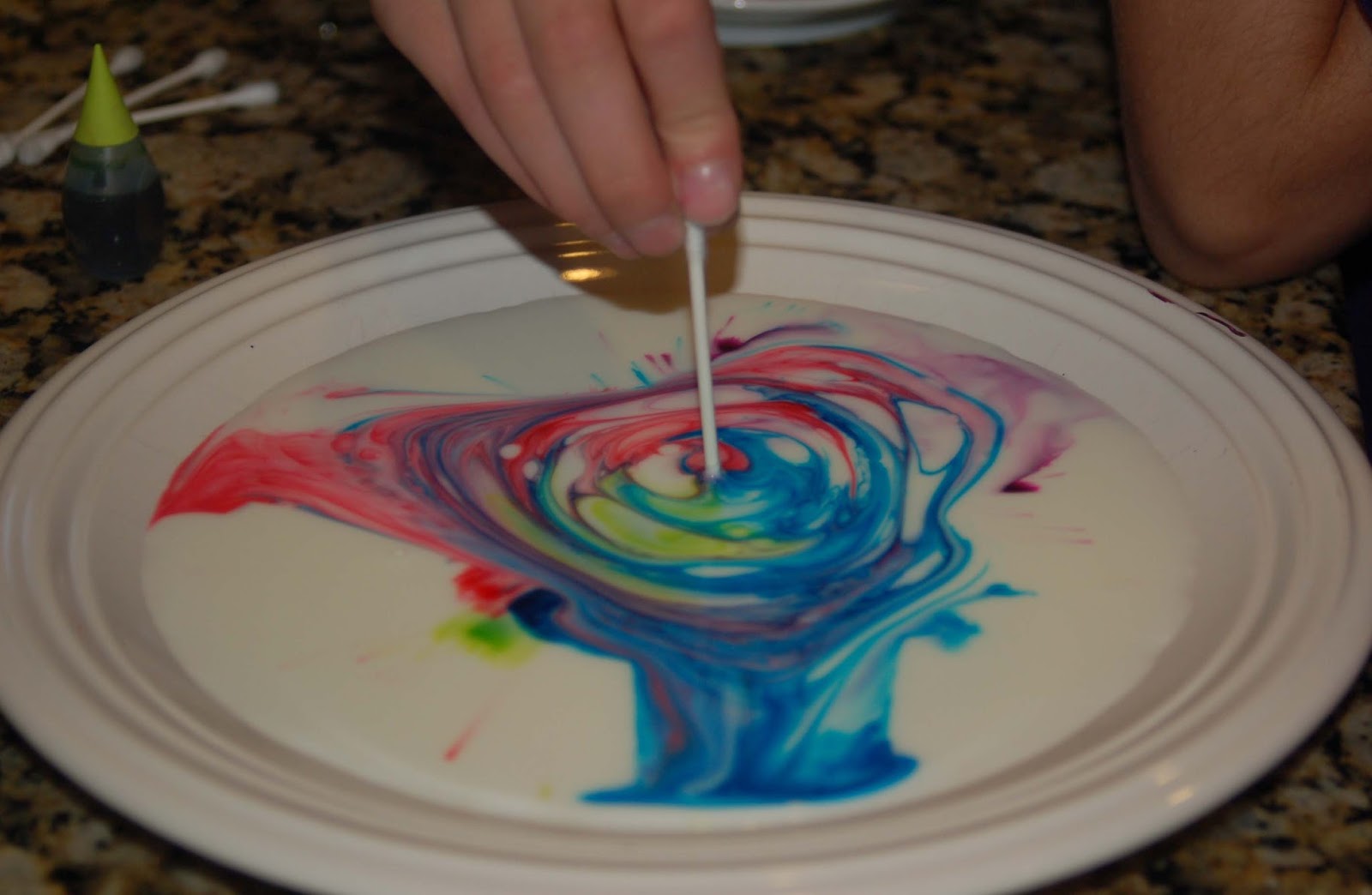 Crafty Kid: Color Changing Milk!