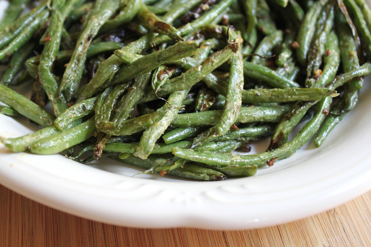 A Teaspoon and A Pinch: Charred Green Beans