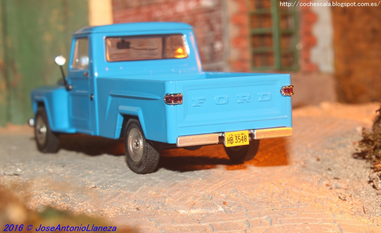 Son43: Ford F-75 Pick Up