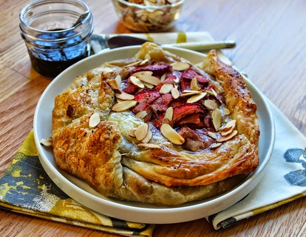 Badger Kitchen: Baked Brie with Strawberries, Almonds and Balsamic Vinegar