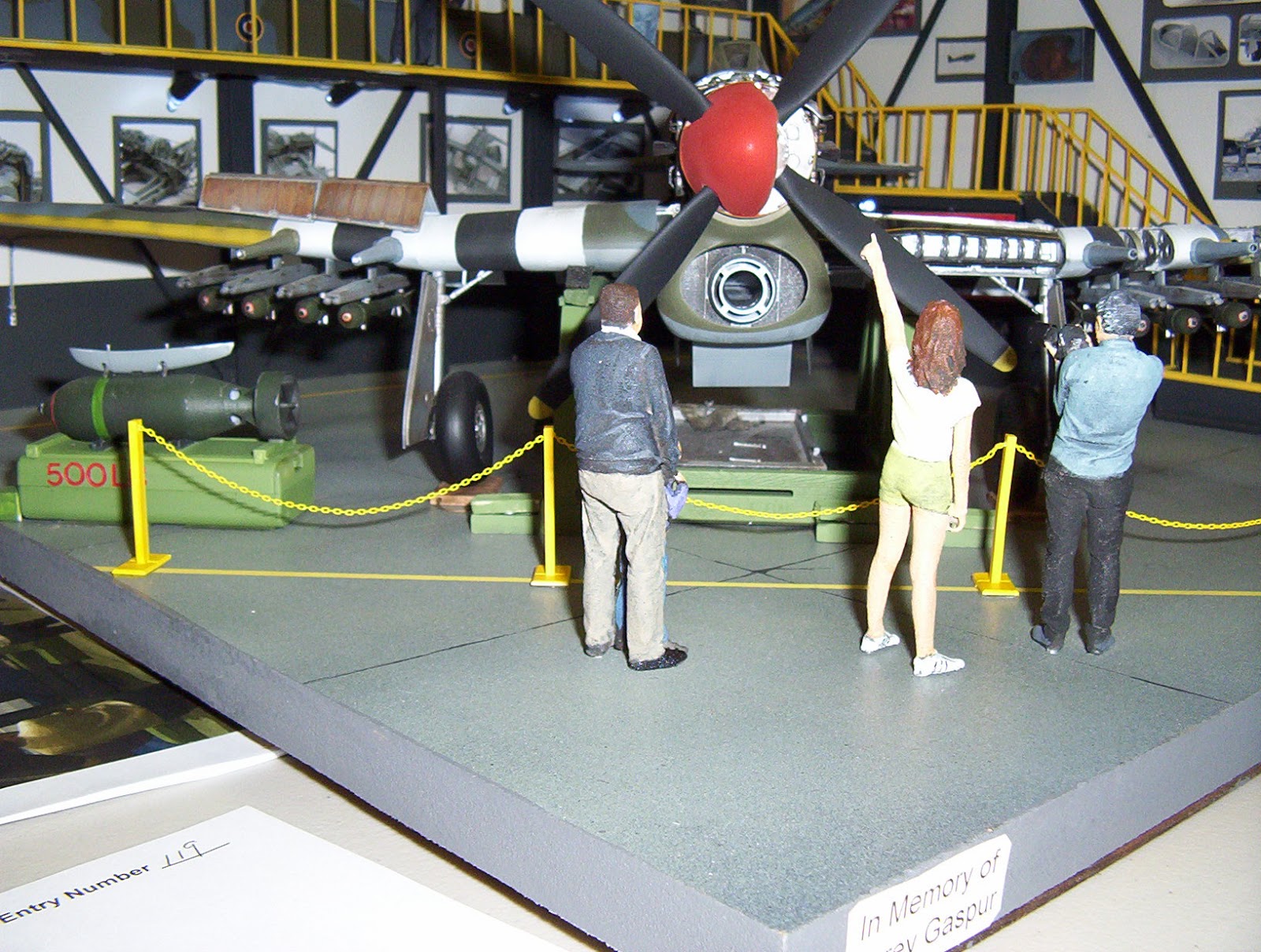 Scale Model Hobby: 1/24 AIRFIX HAWKER TYPHOON MK.IB DIORAMA By David Gaspur