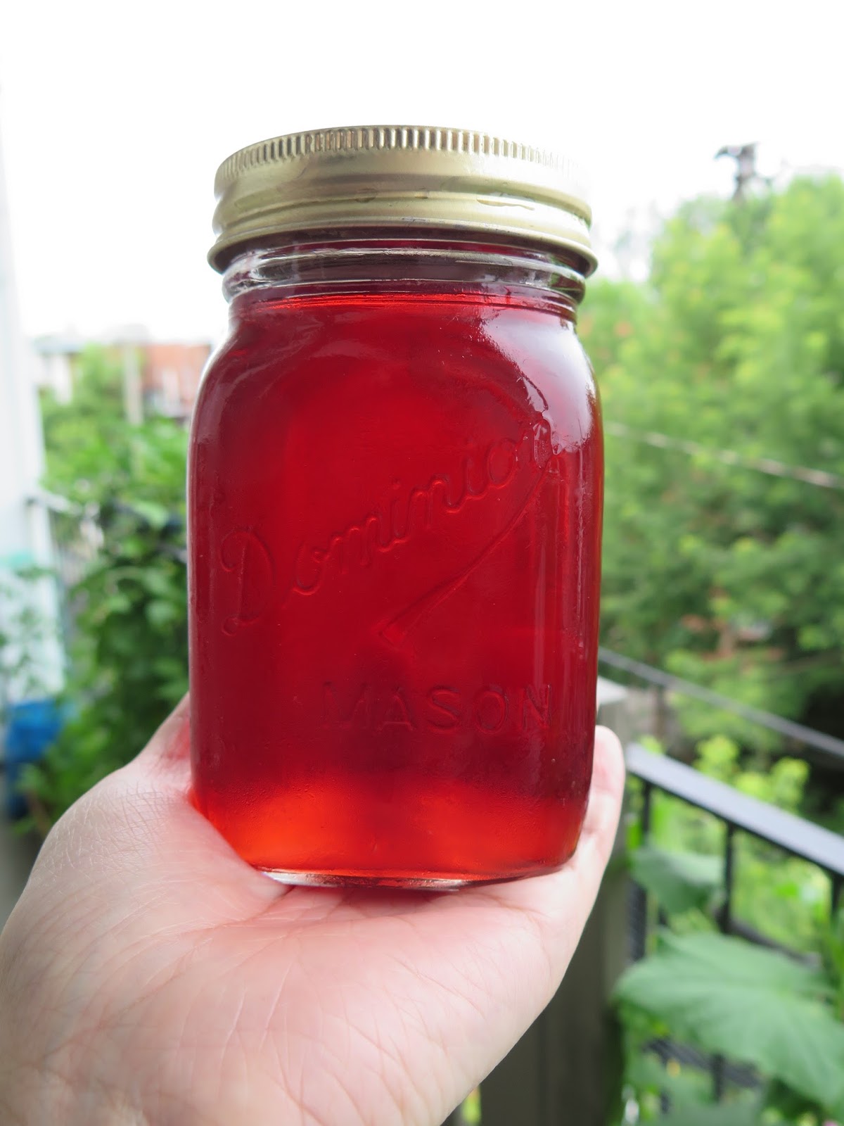 Sweet Tea, Soft Skeins: Waste nothing: Strawberry stems syrup