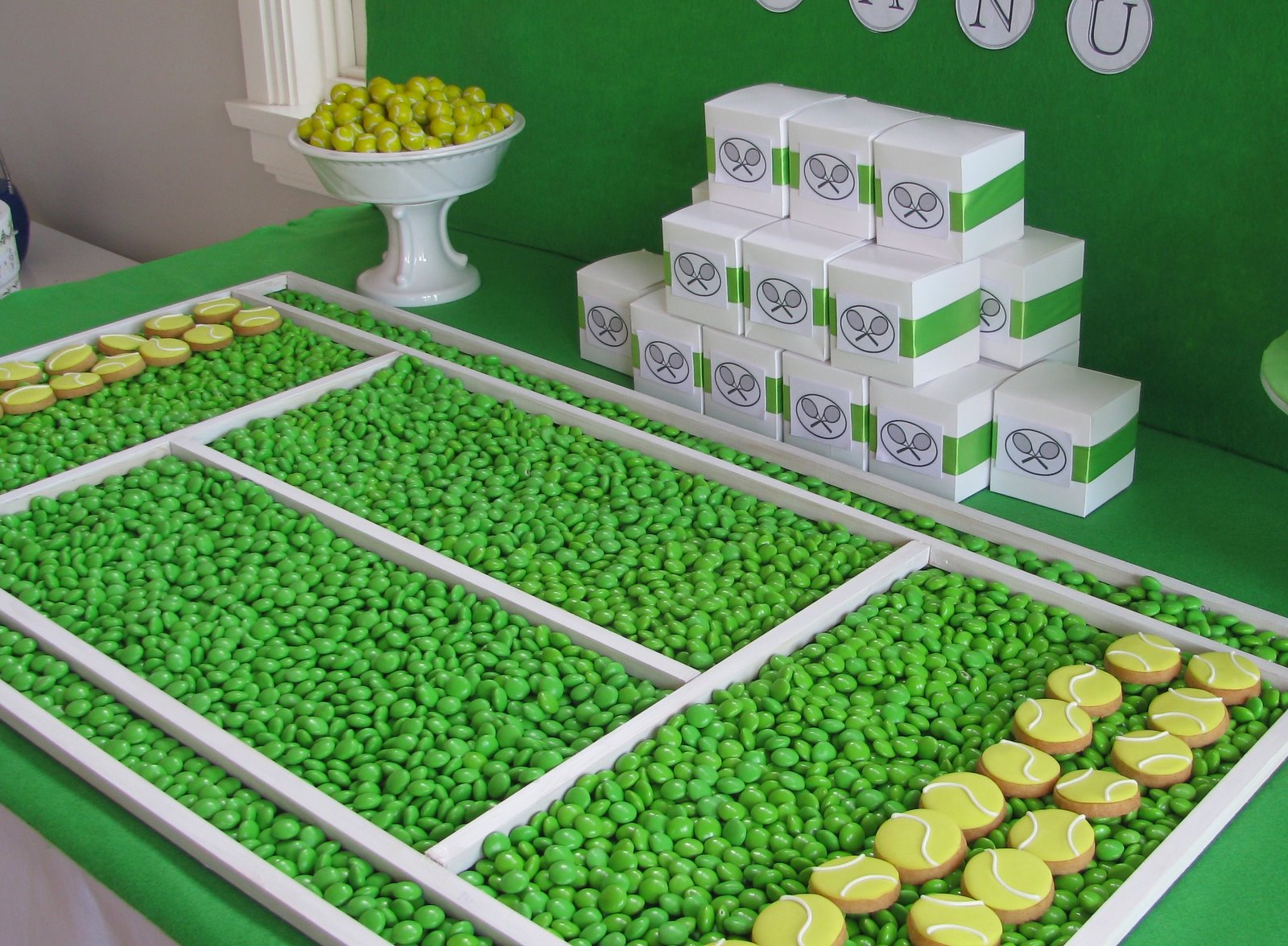 swanky::chic::fete: ace-ing a tennis-themed party