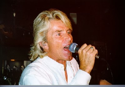 NOTICIAS Y EFEMERIDES MUSICALES Y DEL CINE: HACE 2 AÑOS, MUERE DENNIS ...