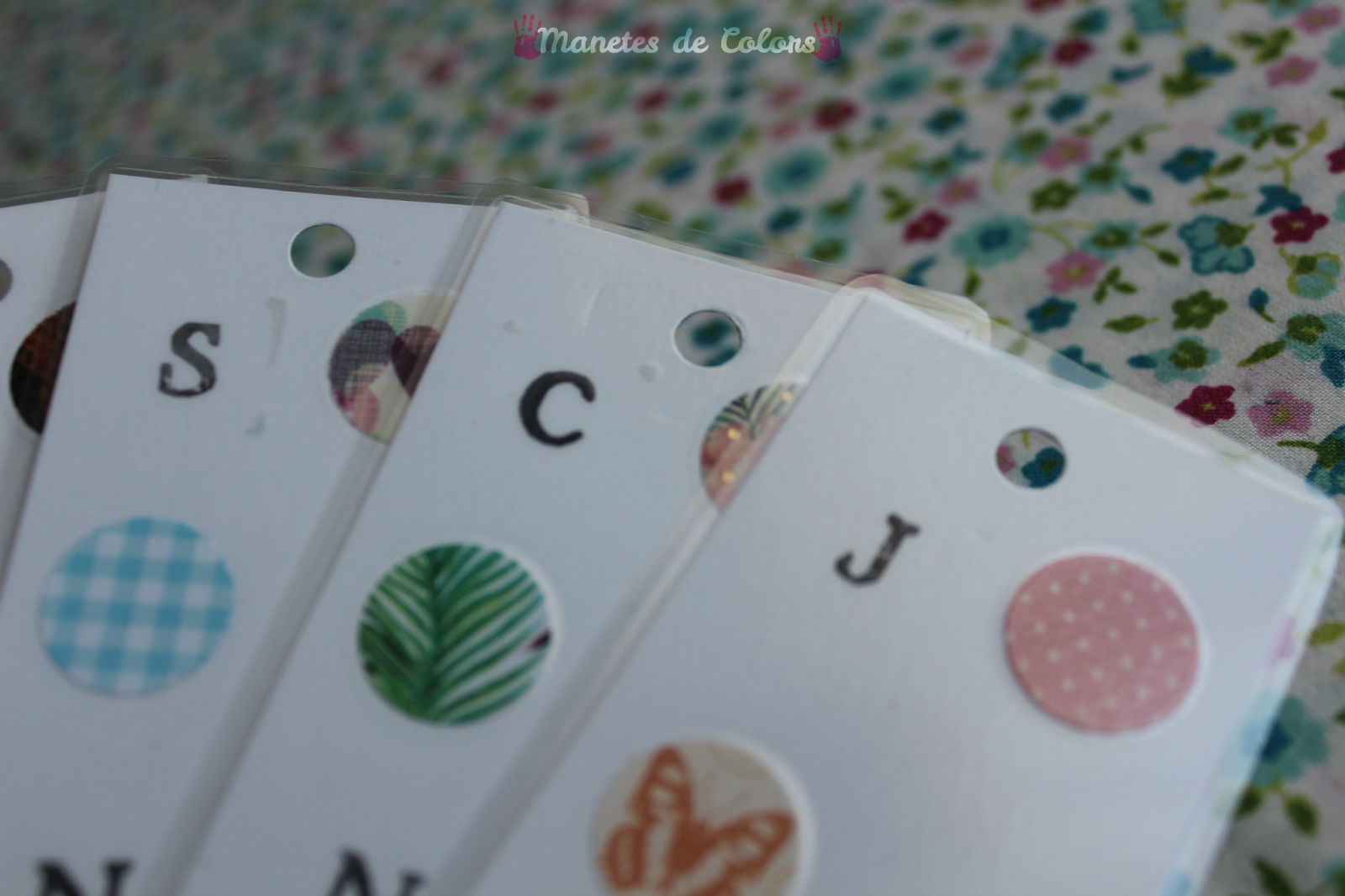 Manetes de Colors: DIY: Punt de llibre personalitzat