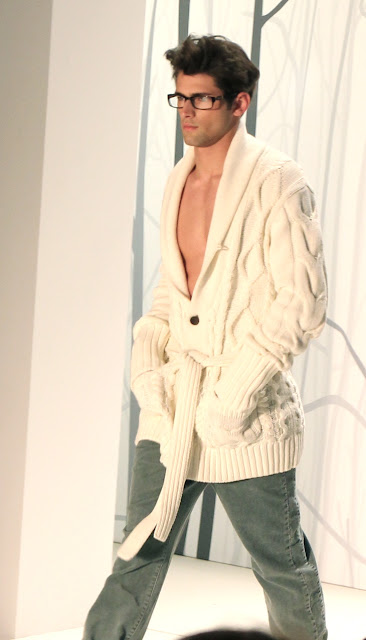 PERRY ELLIS FALL 2011/CALLAWAY GOLF APPAREL by Perry Ellis, Int.