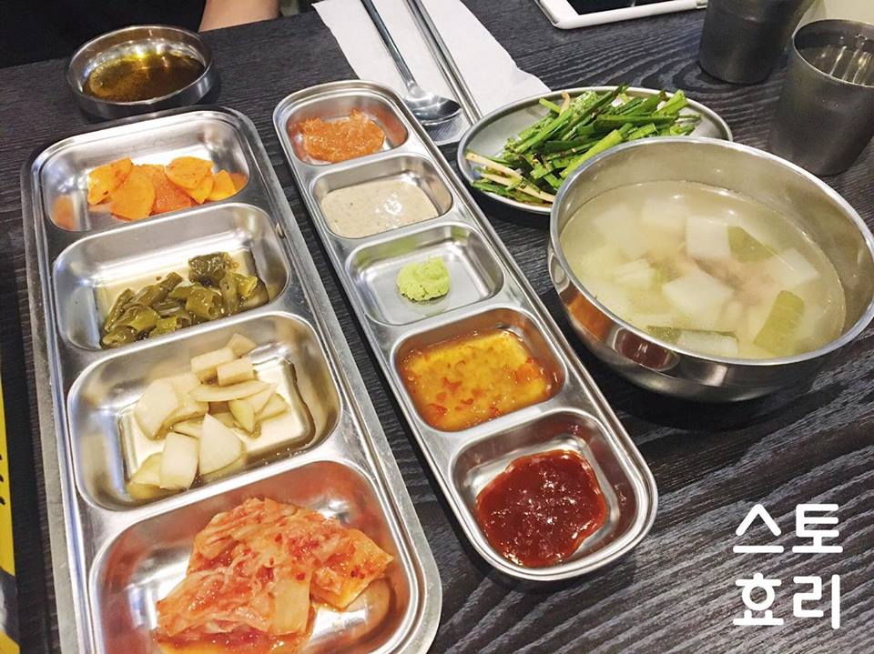 Hongdae's best Korean raw beef tartare and grilled intestine @ 홍대맛집 육대곱 ...