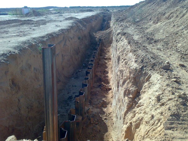 Israel plans 37 mile wall that will go tens of meters below ground as ...