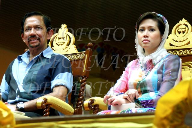 Little Cottage of Dreams: THE STORY OF AZRINAZ