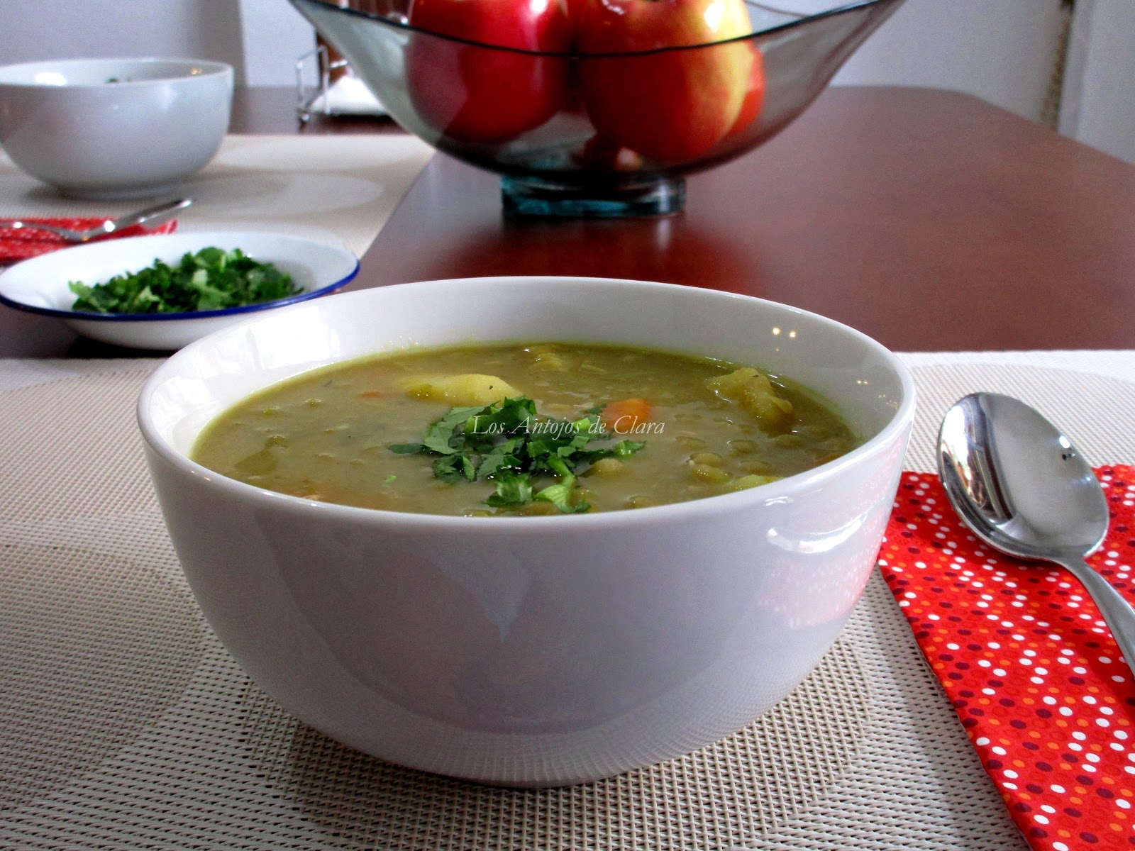 Los Antojos de Clara: Sopa de arvejas (guisantes) secas con verduras y papa