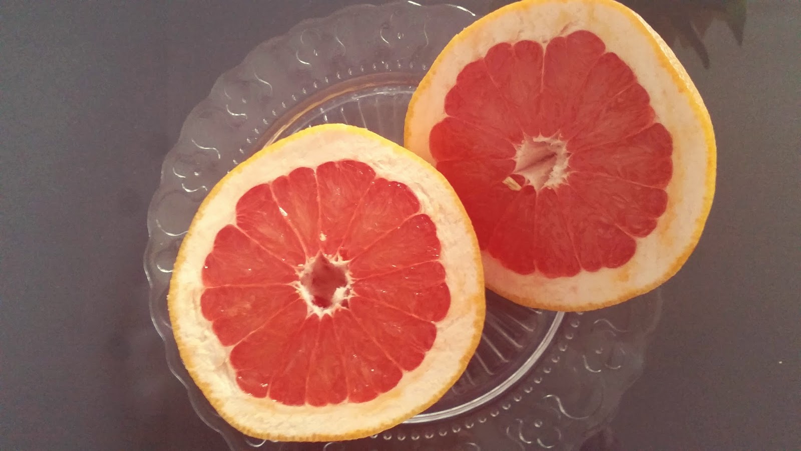 Czerwony grejpfrut - idealny na drugie śniadanie! | Mint Taste&Home ...
