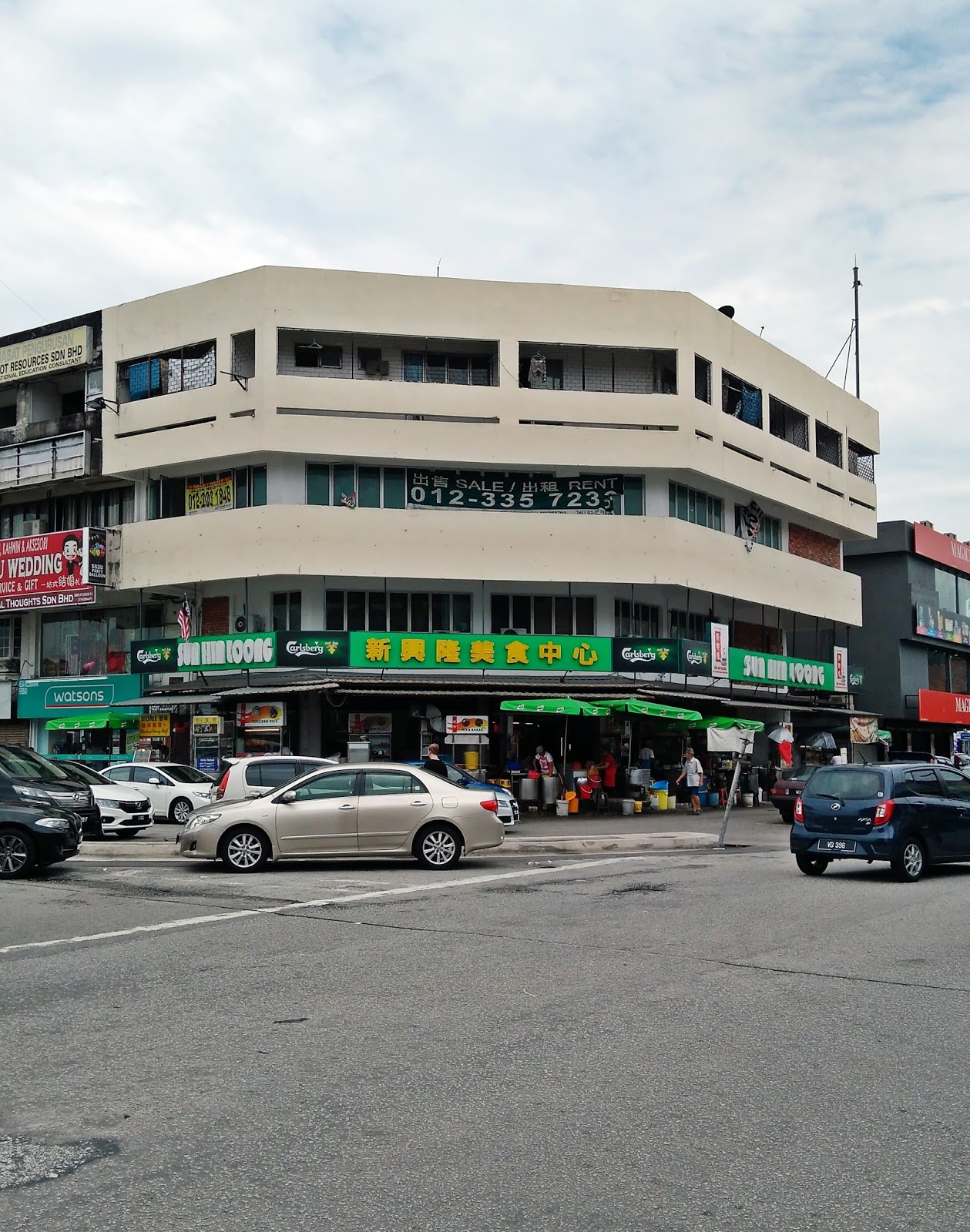 Venoth's Culinary Adventures: HOMI Chicken Curry Puff @ SS2, Petaling Jaya